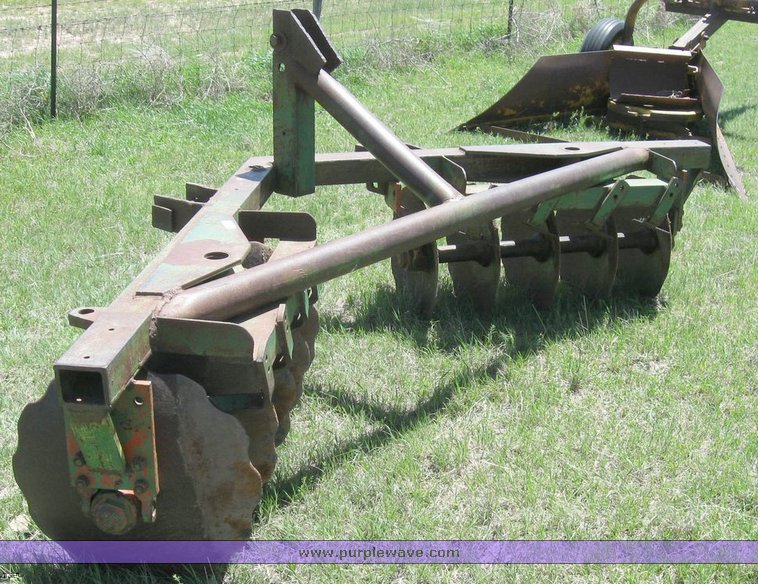 Three point ridge builder in Gruver, TX | Item 6516 sold | Purple Wave