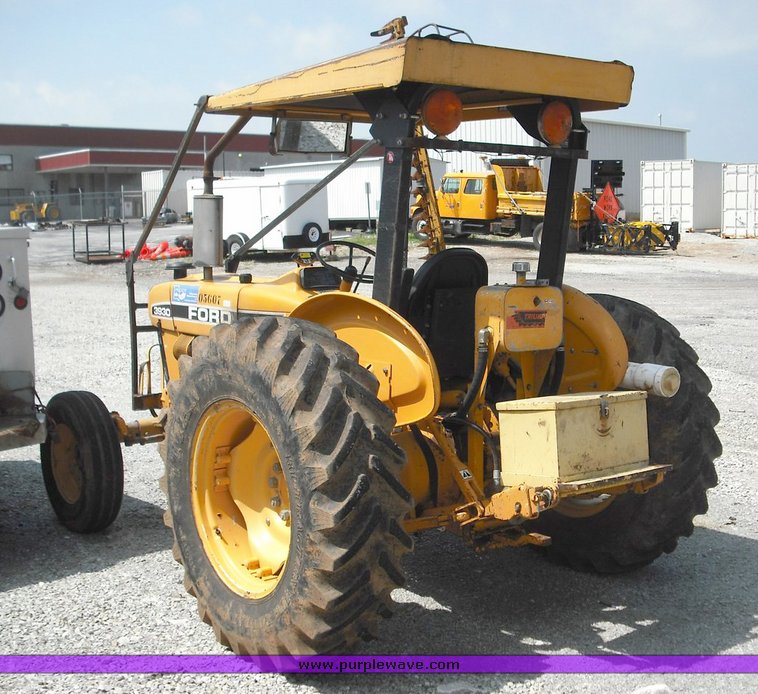 1994 Ford 3930 tractor in Springfield, MO | Item 3484 sold | Purple Wave