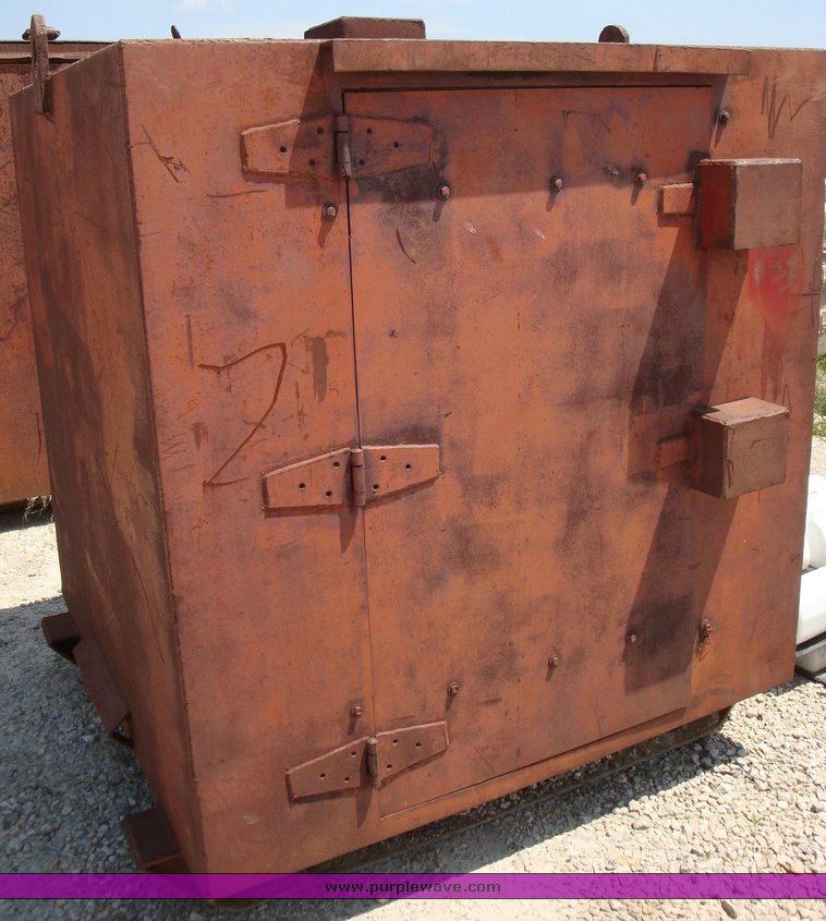 Dynamite storage box in Spring Hill, KS | Item 1014 sold | Purple Wave