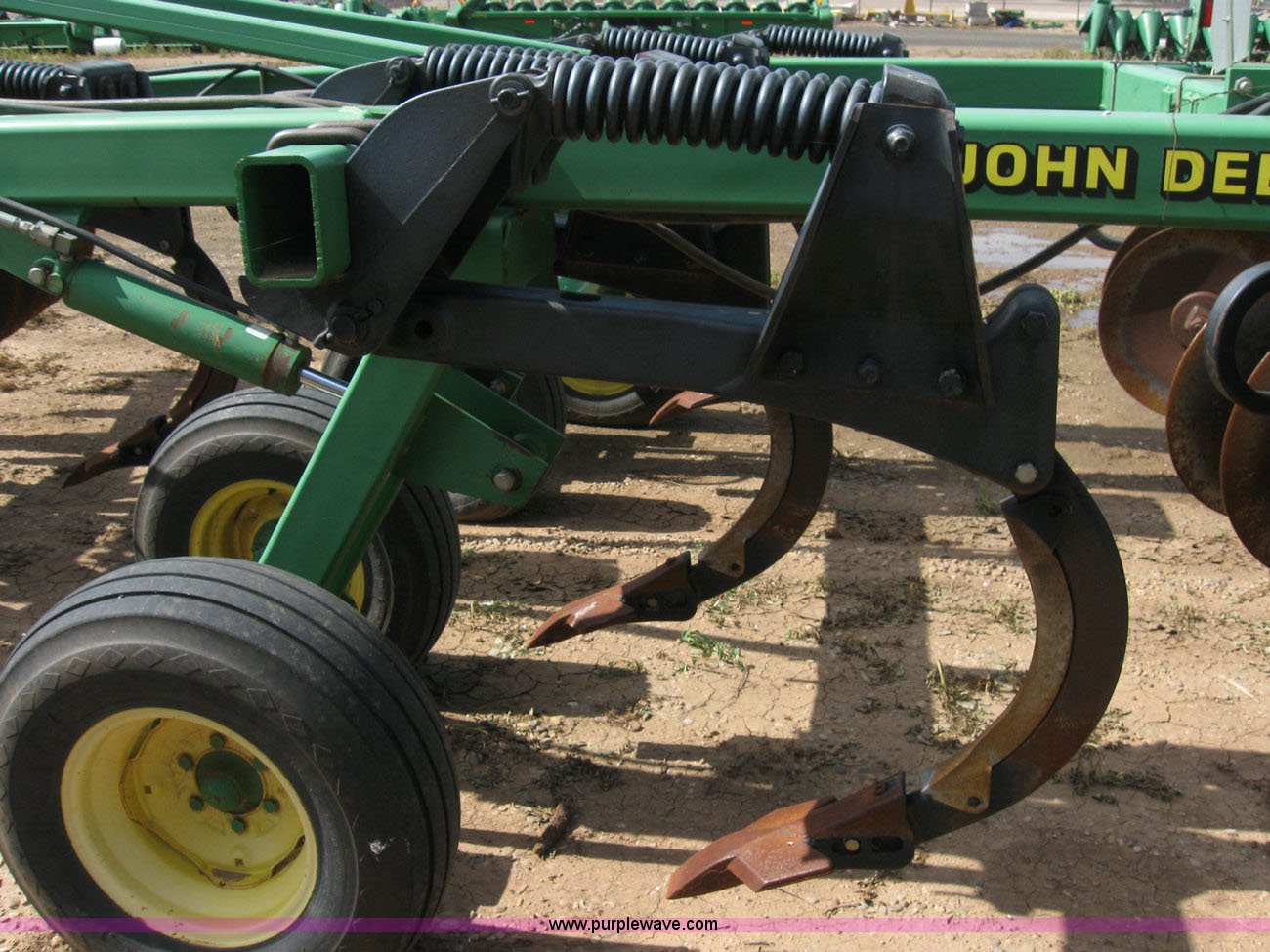 2000 John Deere 512 disk ripper in Dimmitt, TX | Item 6884 sold ...