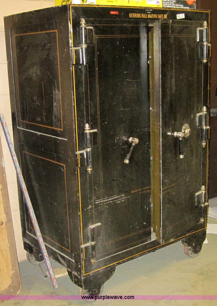 Herring Hall Marvin upright safe in Wichita, KS | Item 6530 sold ...