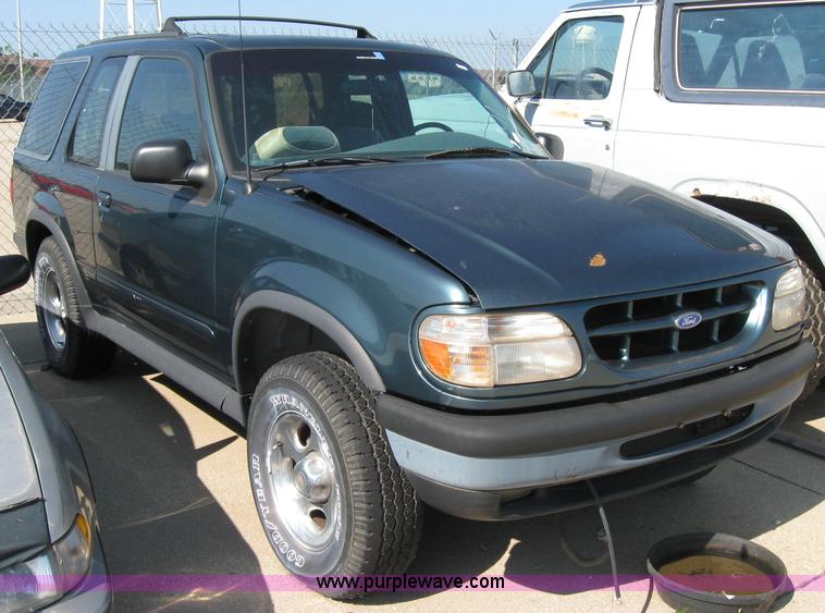 1995 Ford Explorer Sport in Ft. Riley, KS | Item 2168 sold | Purple Wave