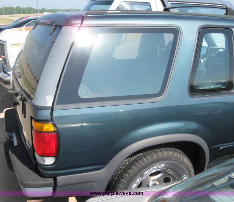 1995 Ford Explorer Sport in Ft. Riley, KS | Item 2168 sold | Purple Wave