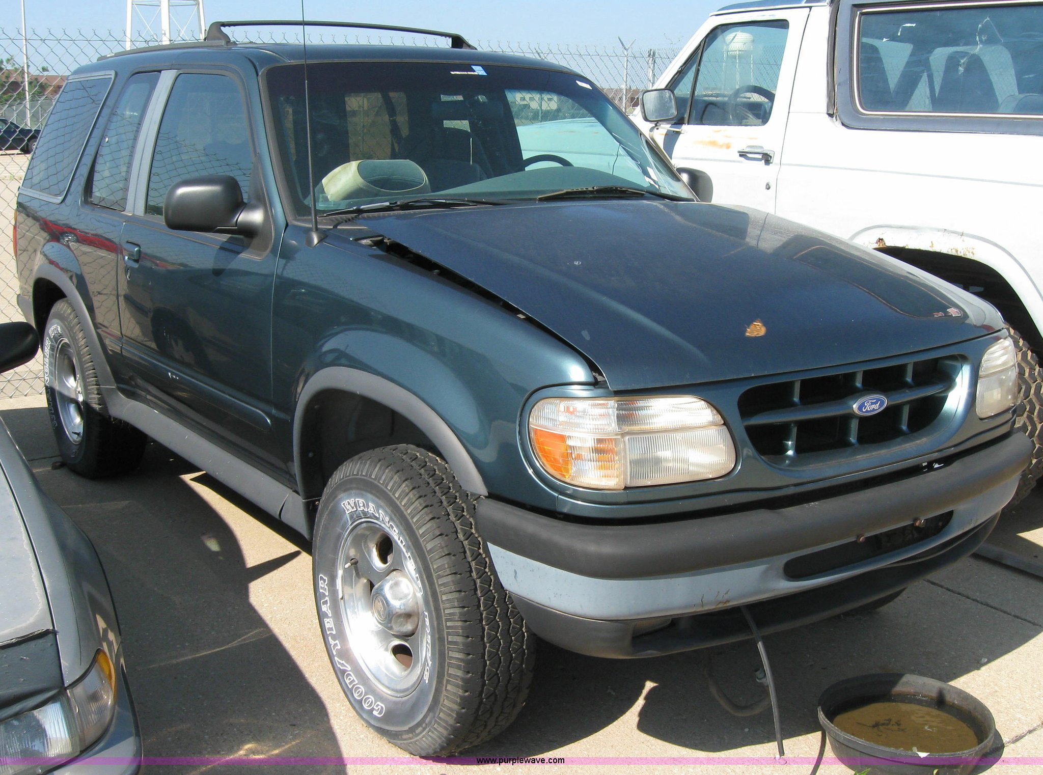 1995 Ford Explorer Sport in Ft. Riley, KS | Item 2168 sold | Purple Wave
