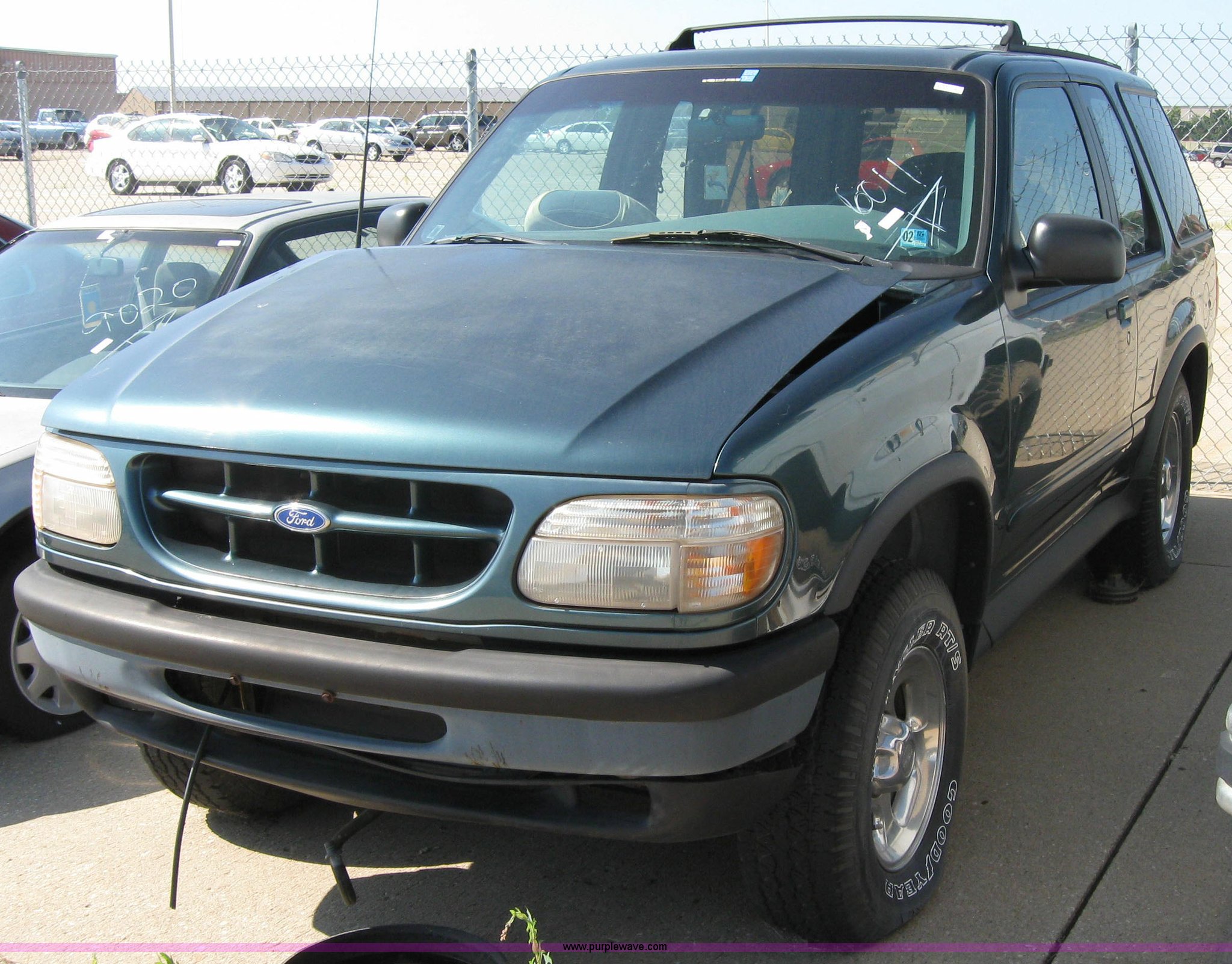 1995 Ford Explorer Sport in Ft. Riley, KS | Item 2168 sold | Purple Wave