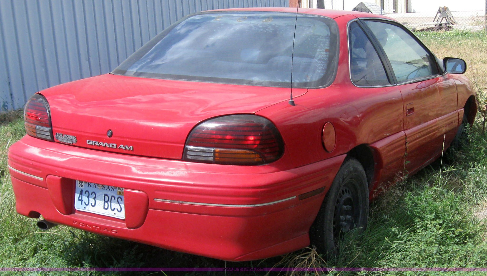 1996 Pontiac Grand Am SE in Garden City, KS | Item 6166 sold | Purple Wave