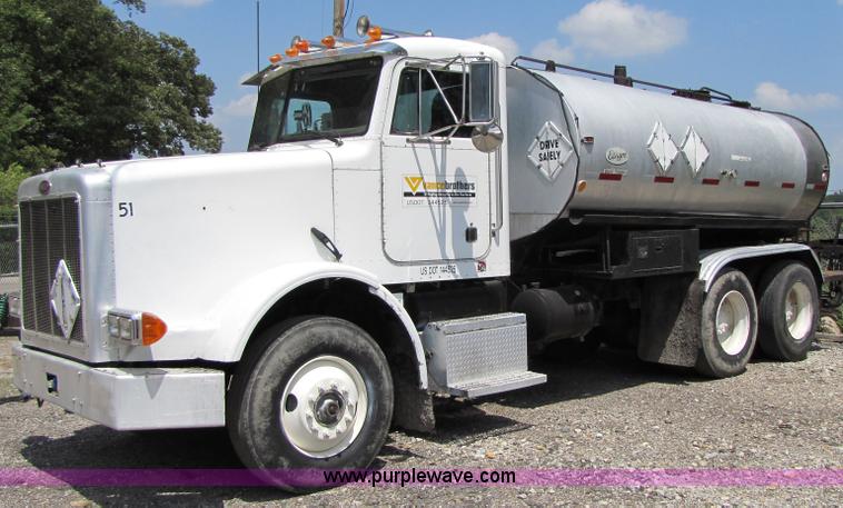 1988 Peterbilt Conventional 378 distributor truck in Kansas City, MO ...