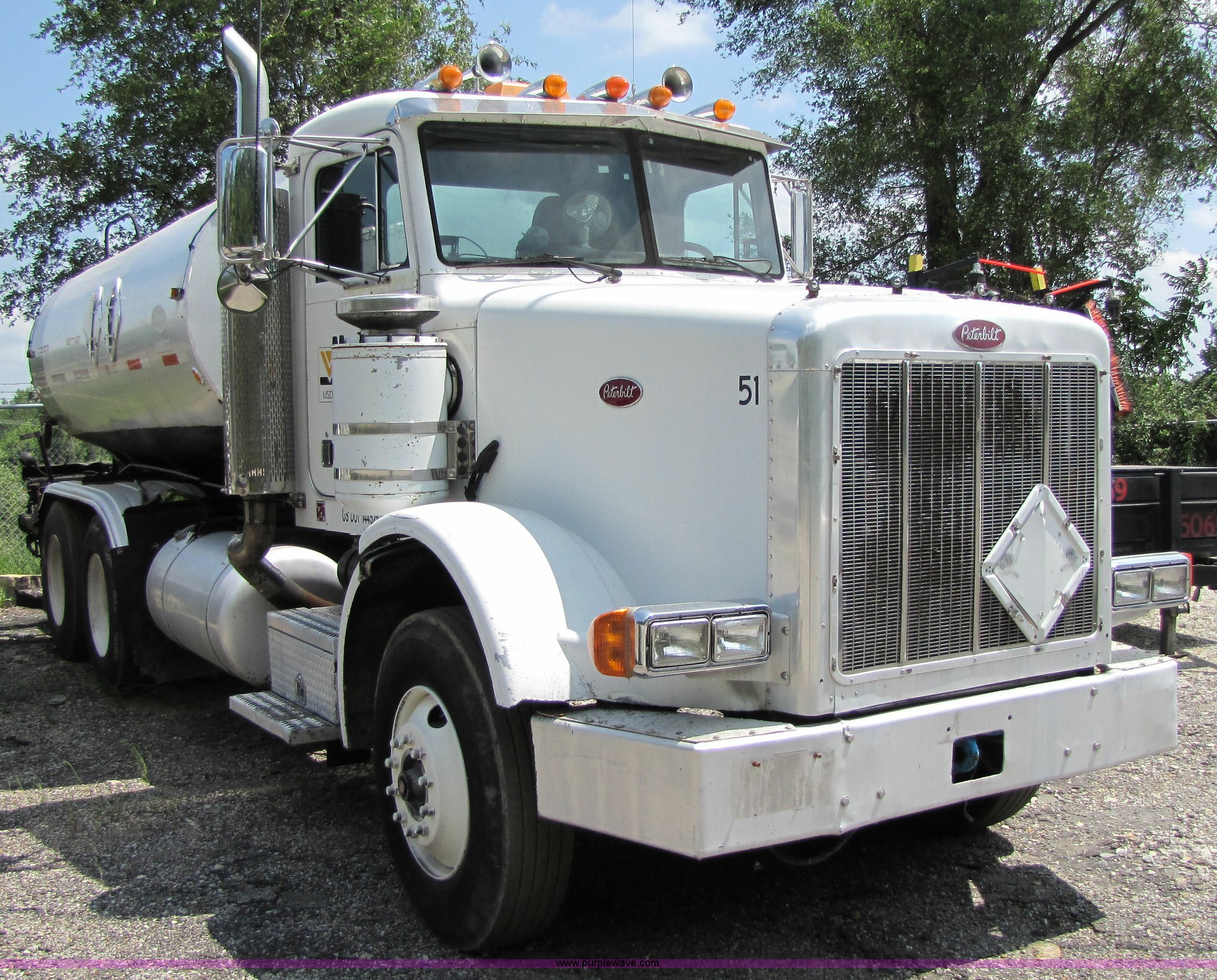1988 Peterbilt Conventional 378 distributor truck in Kansas City, MO ...