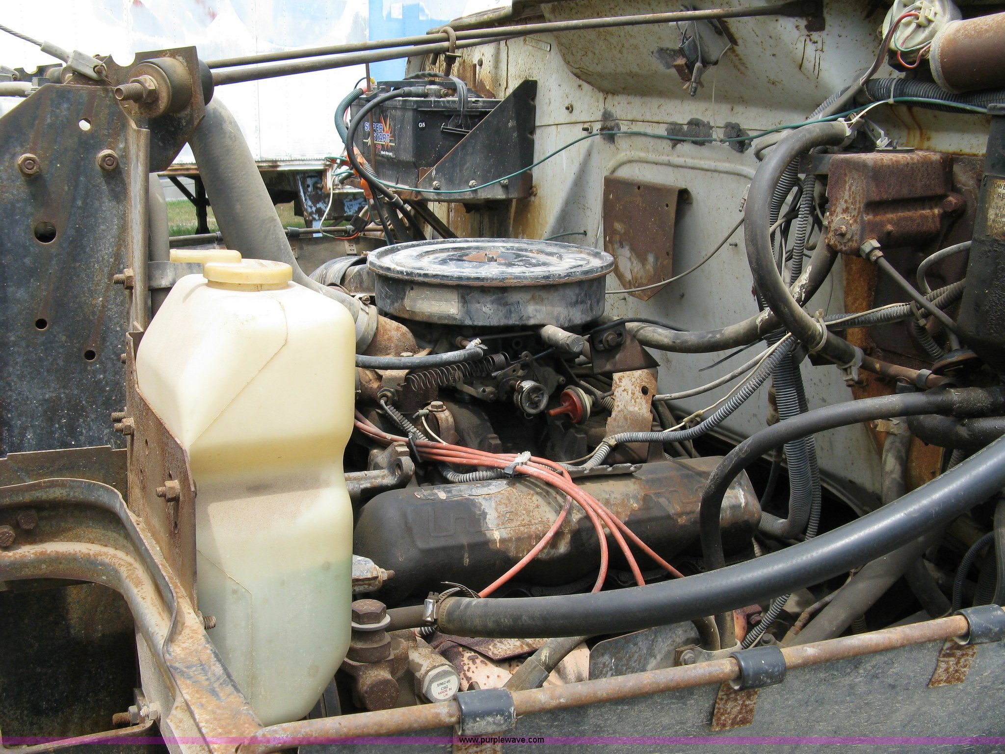1981 International Series 1724 water truck in Kechi, KS | Item 4825 ...