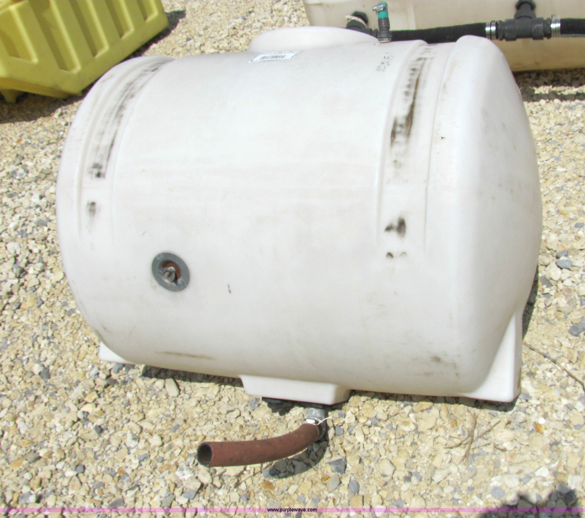 110 gallon poly tank in Hutchinson, KS | Item 2099 sold | Purple Wave