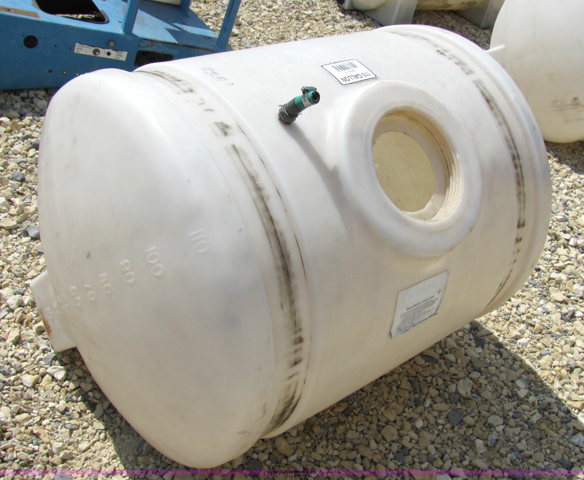 110 gallon poly tank in Hutchinson, KS | Item 2099 sold | Purple Wave