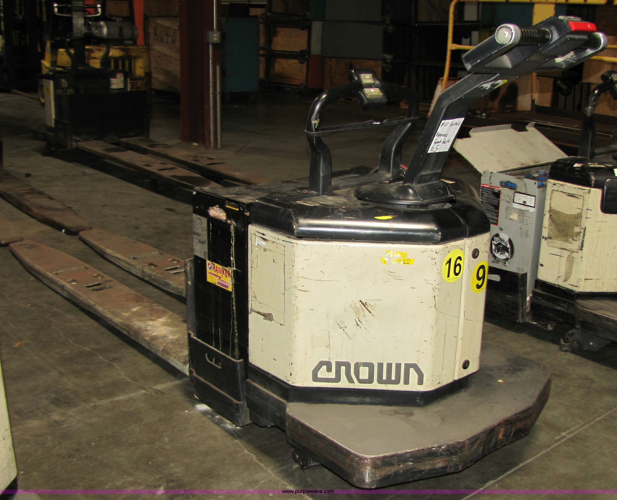 Crown PE series electric pallet jack in Spring Hill, KS | Item 5097 ...