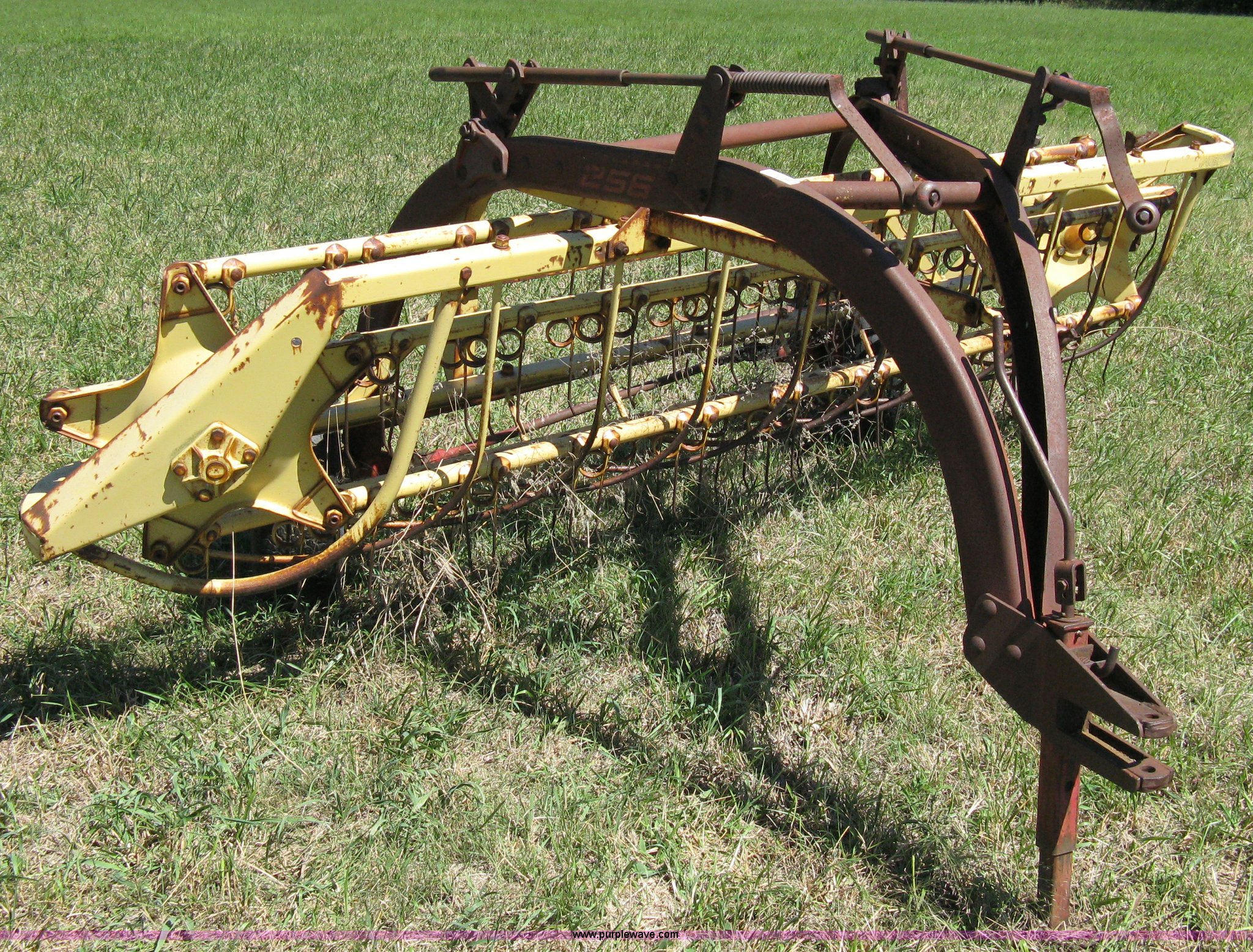 New Holland Rolabar 256 hay rake in Douglass, KS | Item 5107 sold ...