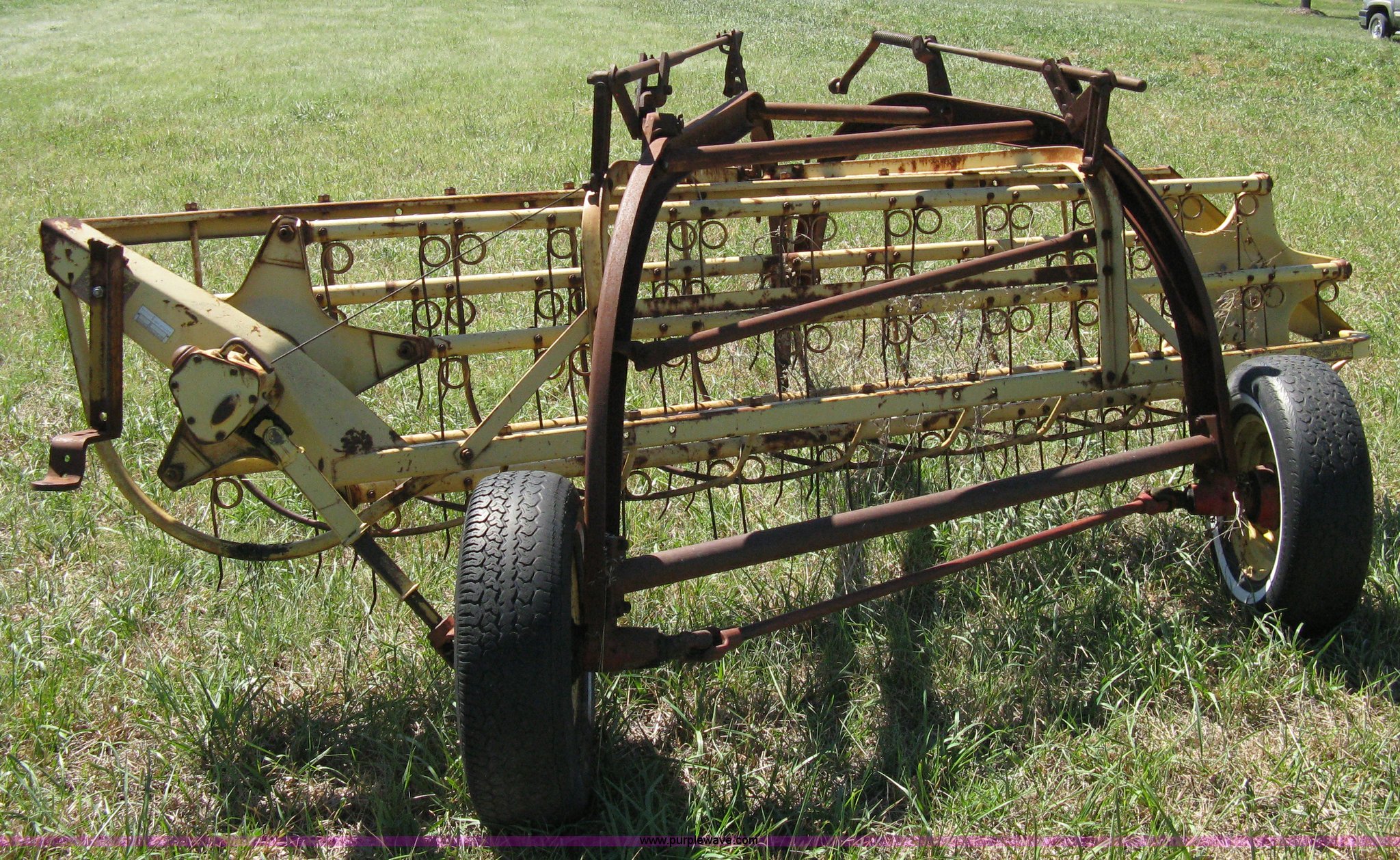 New Holland Rolabar 256 hay rake in Douglass, KS | Item 5107 sold ...