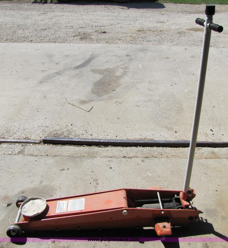 2.5" ton long frame floor jack in Lawrence, KS | Item 7196 sold ...