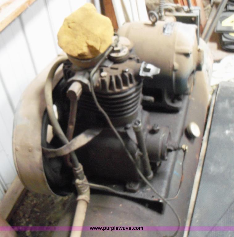 1962 Army air compressor in Mankato, KS | Item 2021 sold | Purple Wave
