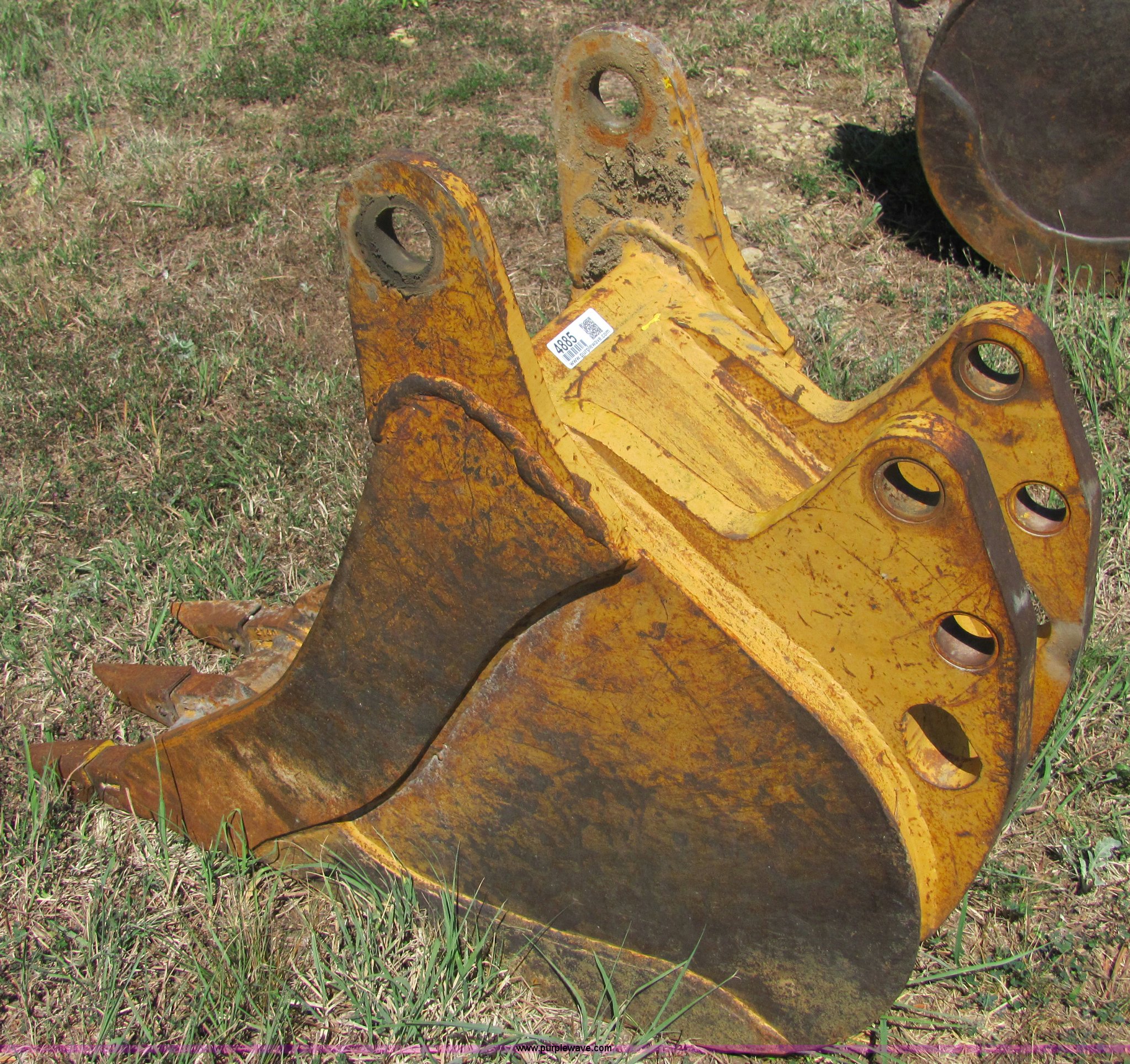 Case 12" backhoe bucket in Fredonia, KS | Item 9885 sold | Purple Wave