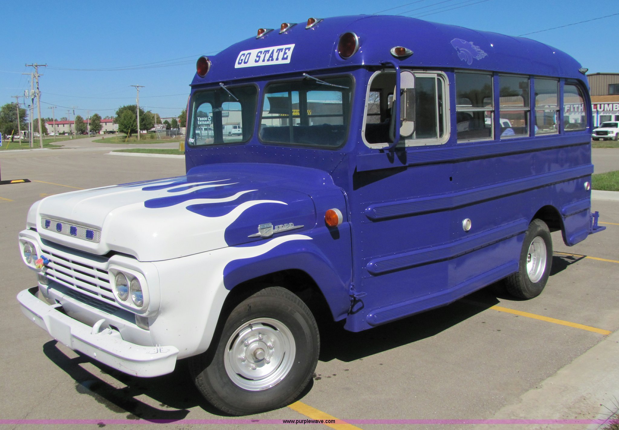 1959 Ford F350 bus in Manhattan, KS | Item 2513 sold | Purple Wave