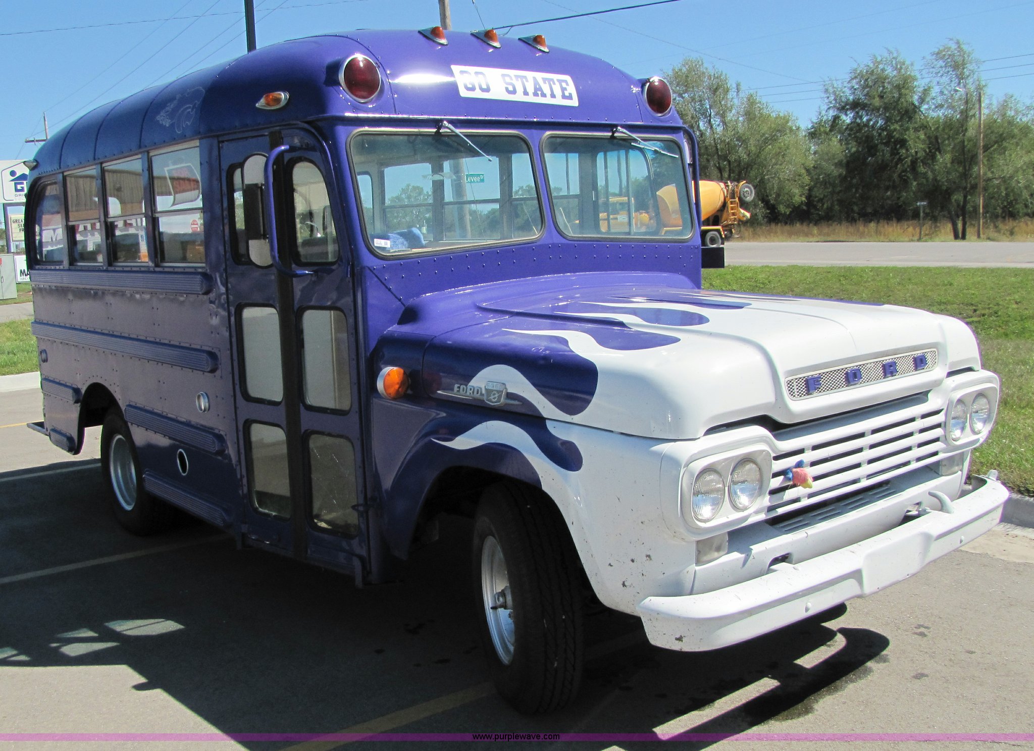 1959 Ford F350 bus in Manhattan, KS | Item 2513 sold | Purple Wave
