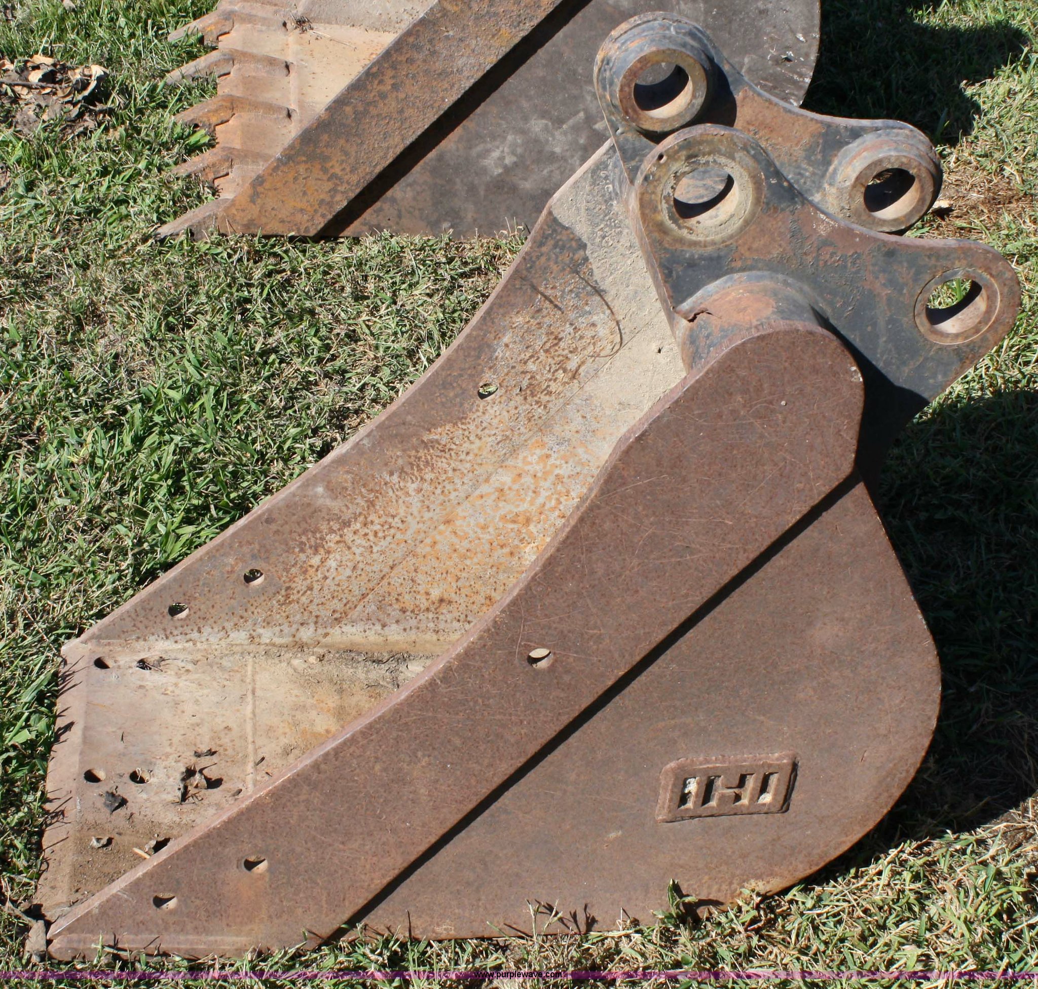 18" backhoe bucket with smooth edge in Baldwin City, KS | Item 4746 ...