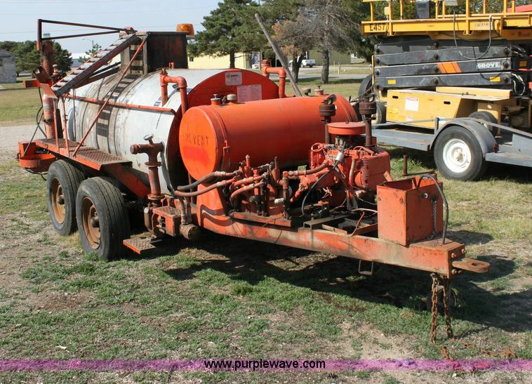 Crafco BC220-4 crack seal machine in Winfield, KS | Item 6207 sold ...