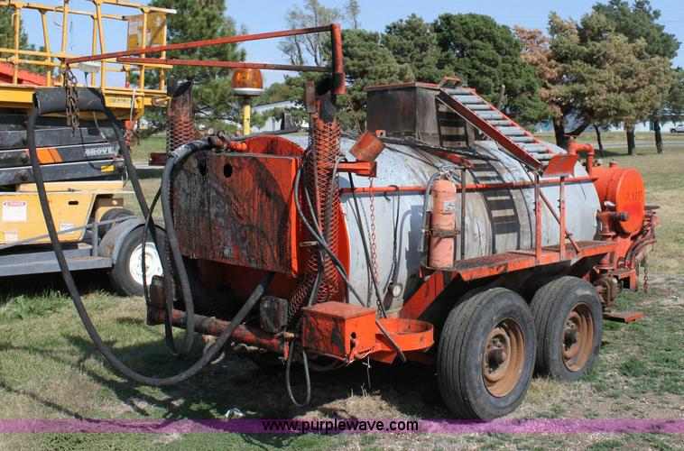 Crafco BC220-4 crack seal machine in Winfield, KS | Item 6207 sold ...