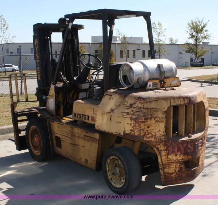 Hyster 80 forklift in Spring Hill, KS | Item 5026 sold | Purple Wave