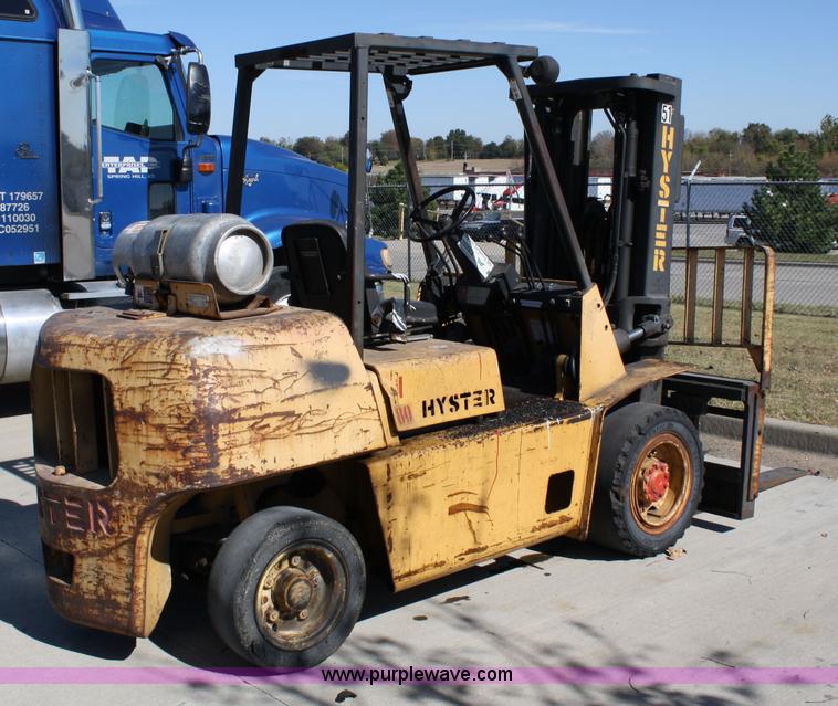 Hyster 80 forklift in Spring Hill, KS | Item 5026 sold | Purple Wave