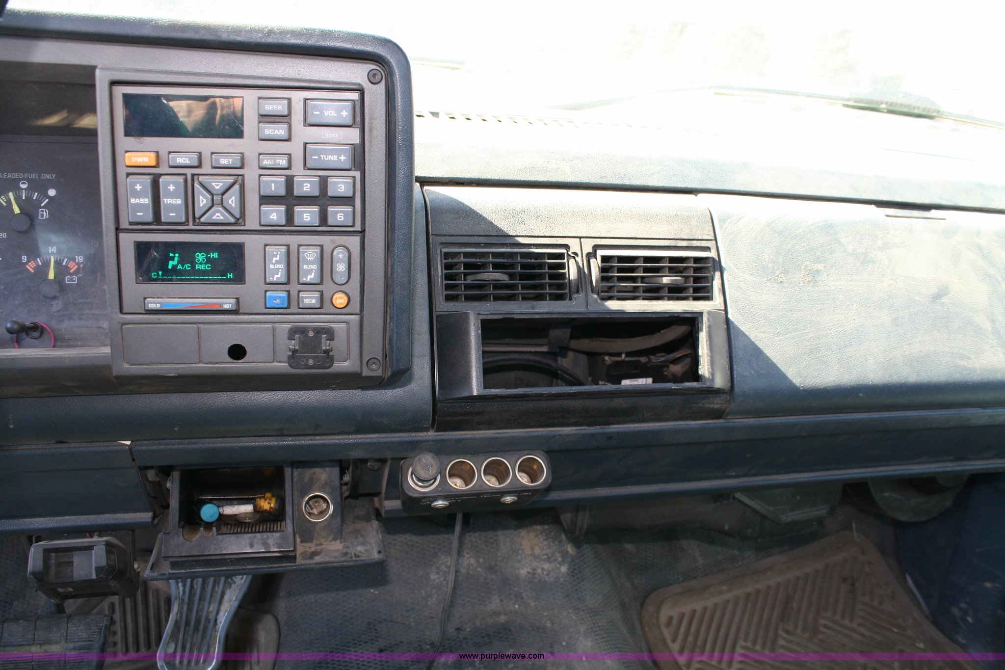 1993 Chevrolet C2500 utility truck in Tonganoxie, KS | Item 4709 sold ...
