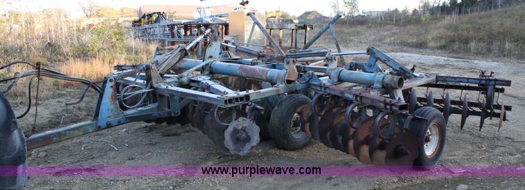 Ford 242 offset disk in Tonganoxie, KS | Item 4674 sold | Purple Wave