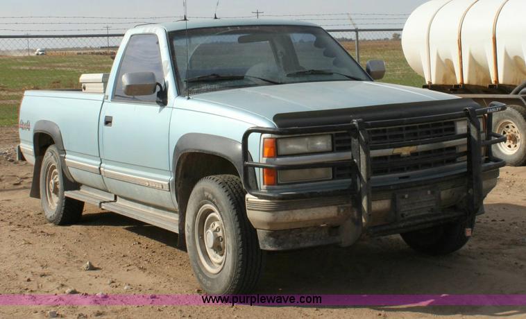 1992 Chevrolet Silverado 2500 pickup in Great Bend, KS | Item 6261 sold ...