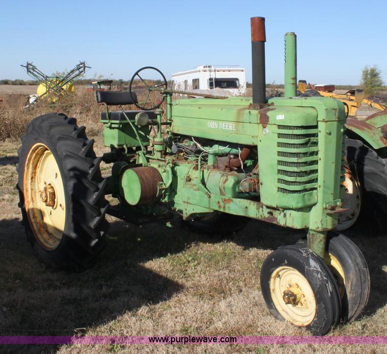 John Deere G tractor in Newton, KS | Item 6683 sold | Purple Wave