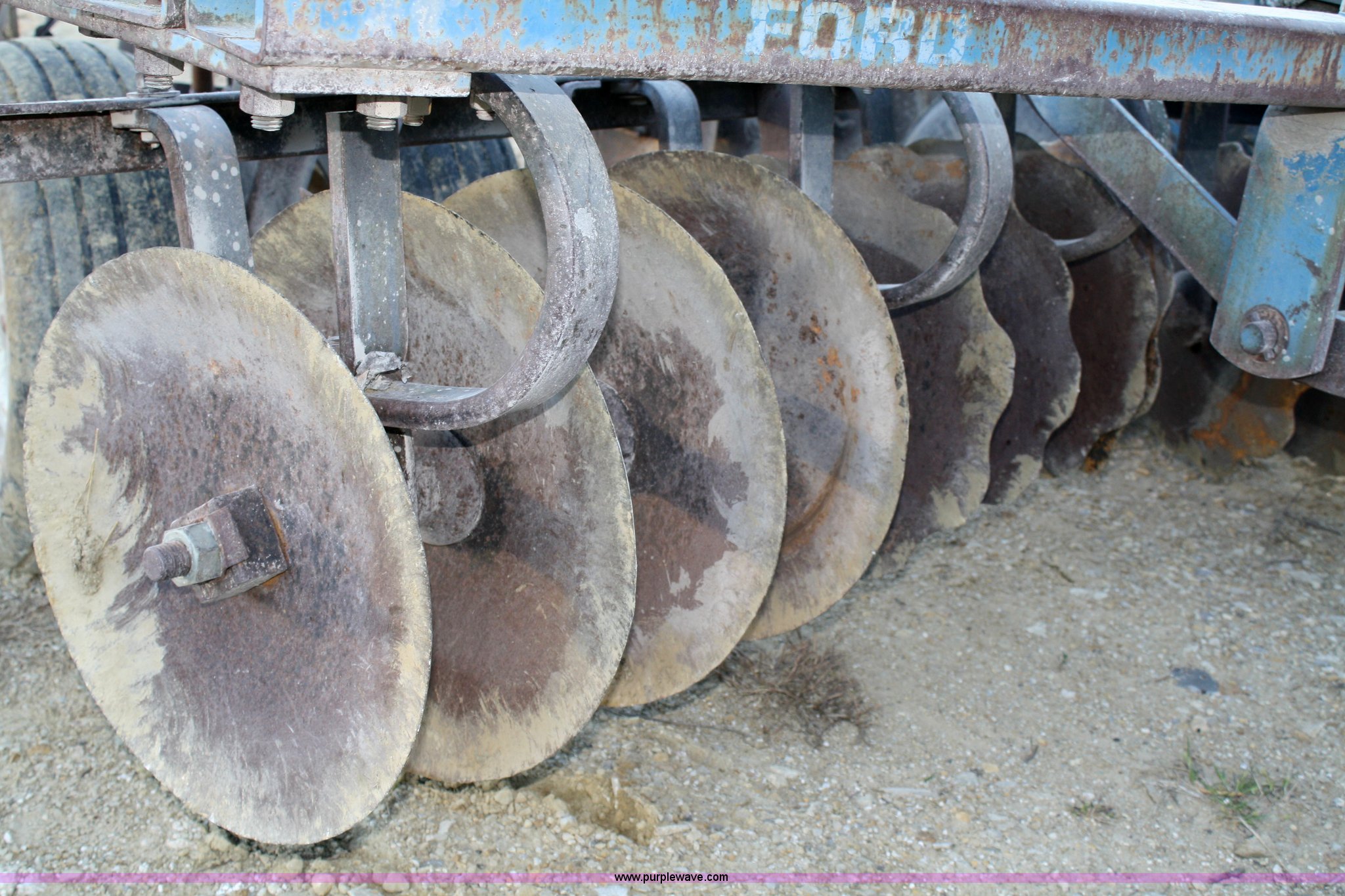 Ford 242 offset disk in Tonganoxie, KS | Item 4674 sold | Purple Wave