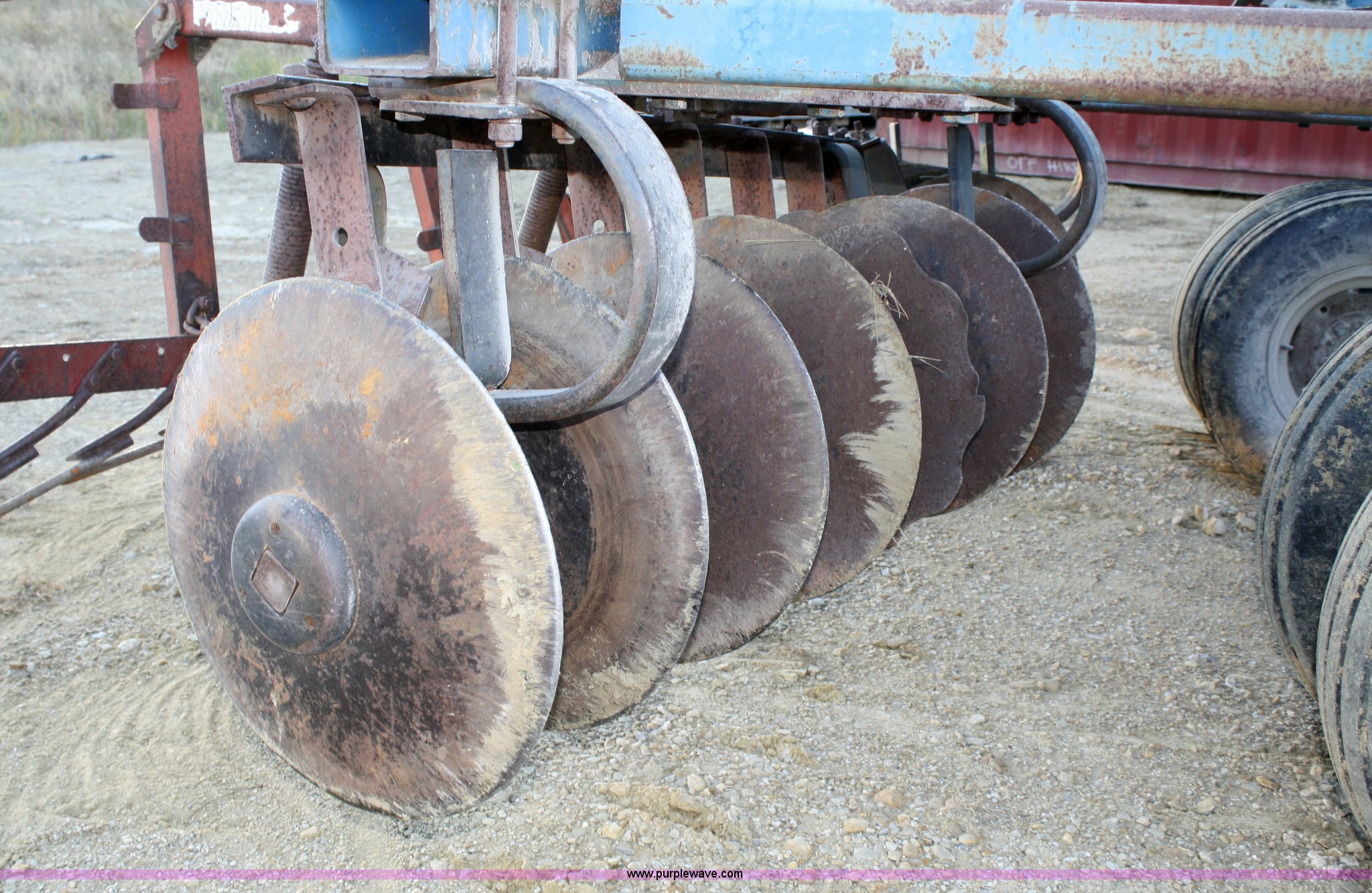 Ford 242 offset disk in Tonganoxie, KS | Item 4674 sold | Purple Wave