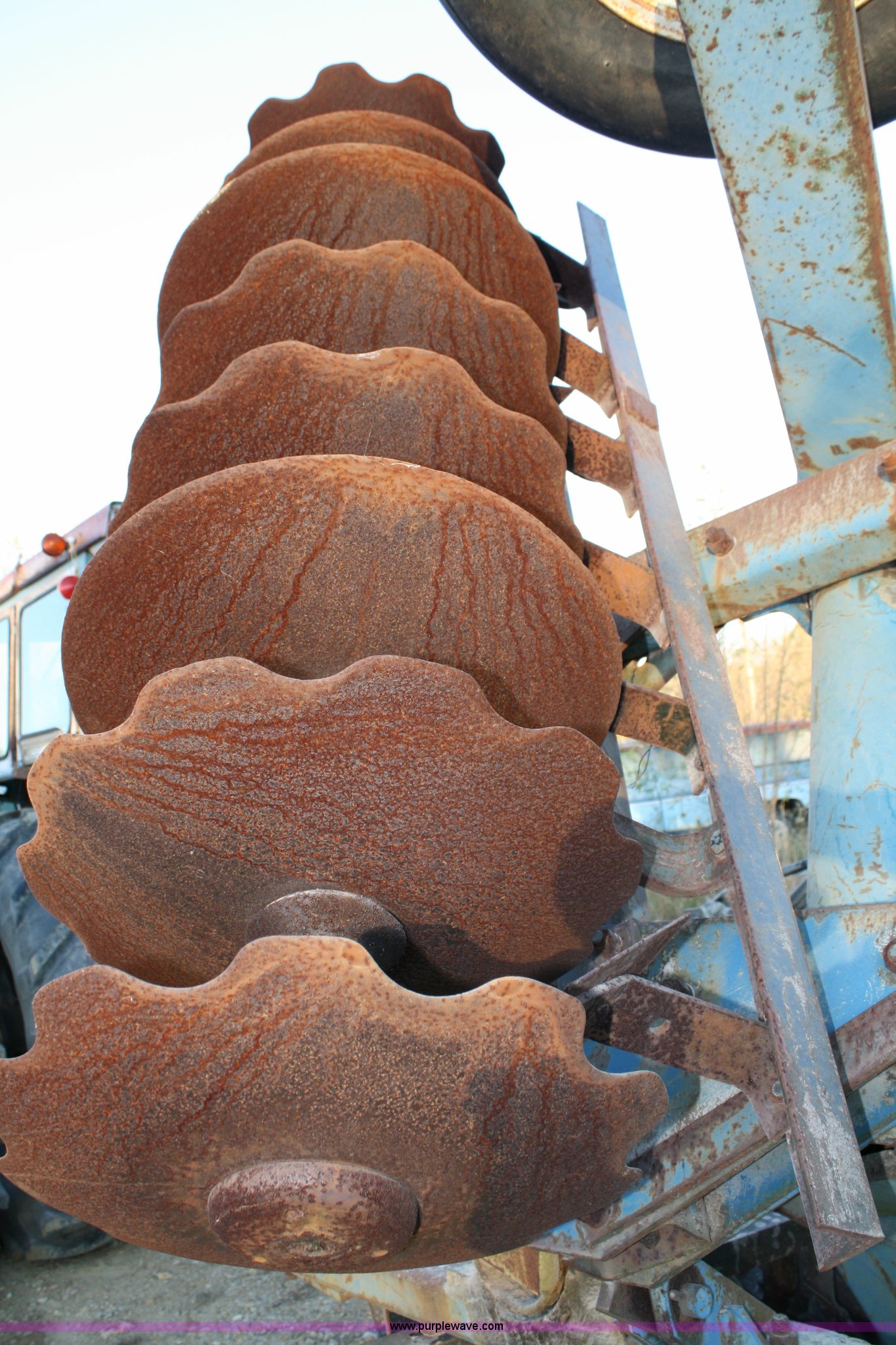 Ford 242 offset disk in Tonganoxie, KS | Item 4674 sold | Purple Wave