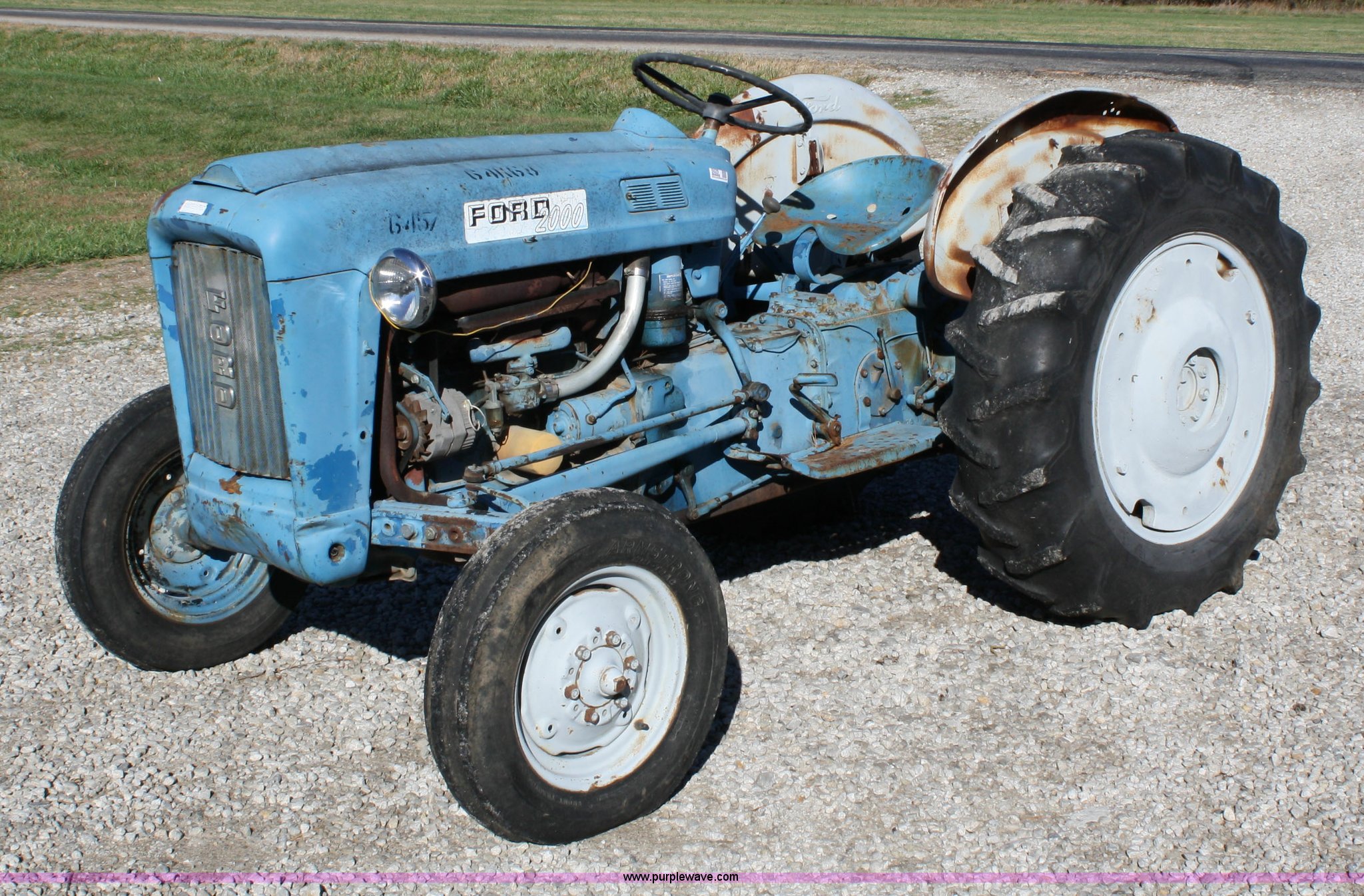 Ford 2000 tractor in Lawrence, KS | Item 5029 sold | Purple Wave