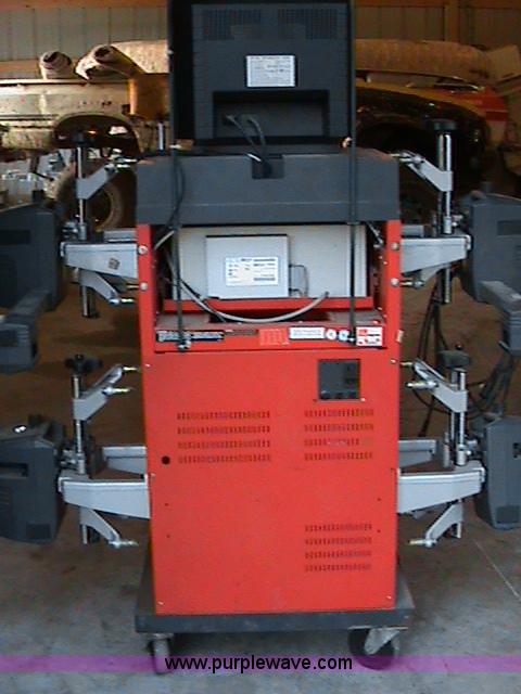 Hunter P411 alignment machine in Topeka, KS | Item 1603 sold | Purple Wave