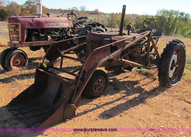 1947 Farmall H tractor with loader in Mountain View, MO | Item 3575 ...