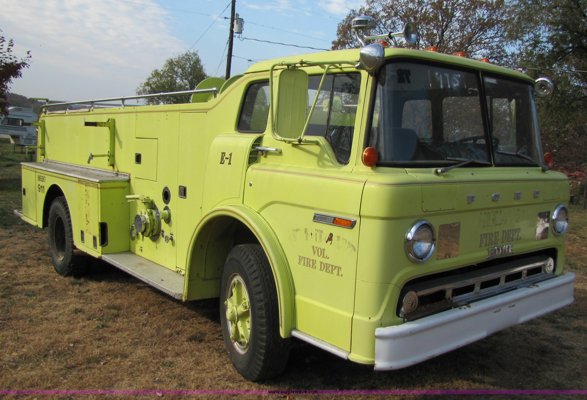 1975 Ford F900 fire truck in Mountain View, MO | Item 3546 sold ...