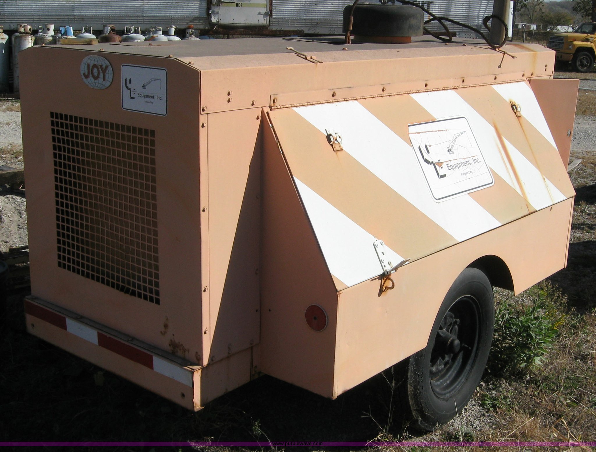 Joy 125 air compressor in Kansas City, KS | Item 3760 sold | Purple Wave