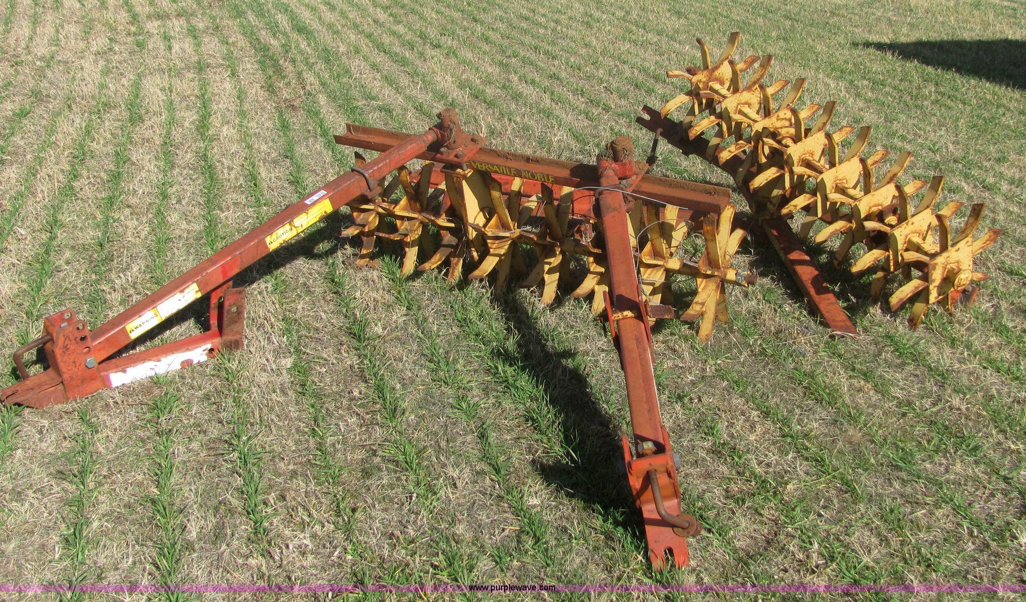 Versatile Noble picker gang in Guthrie, OK | Item 6720 sold | Purple Wave