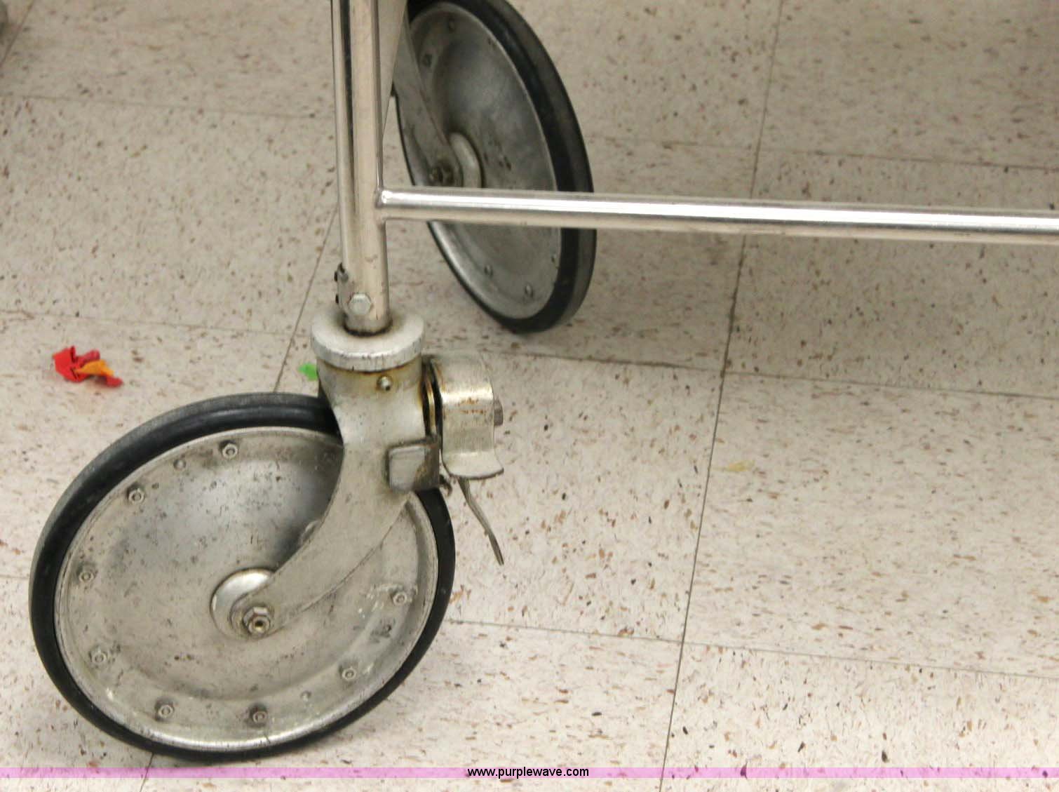 Metal gurney in Wichita, KS | Item 3639 sold | Purple Wave