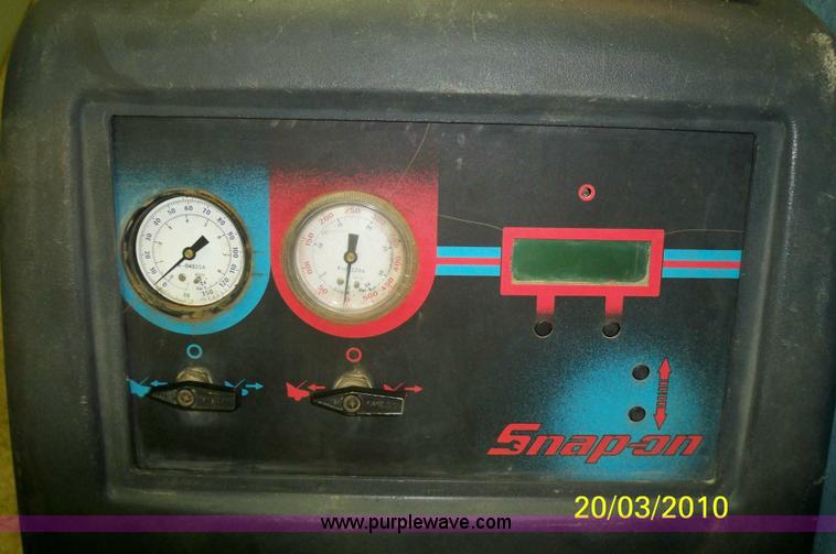 Snap-On EEAC318 Eco Xtreme R134A refrigerant recycling machine in ...
