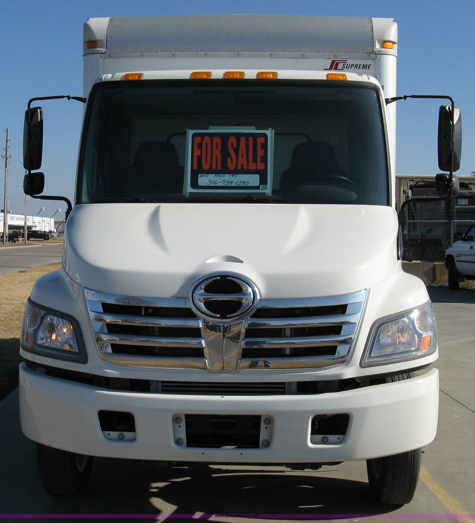 2007 Hino 185 box truck in Wichita, KS | Item 8068 sold | Purple Wave