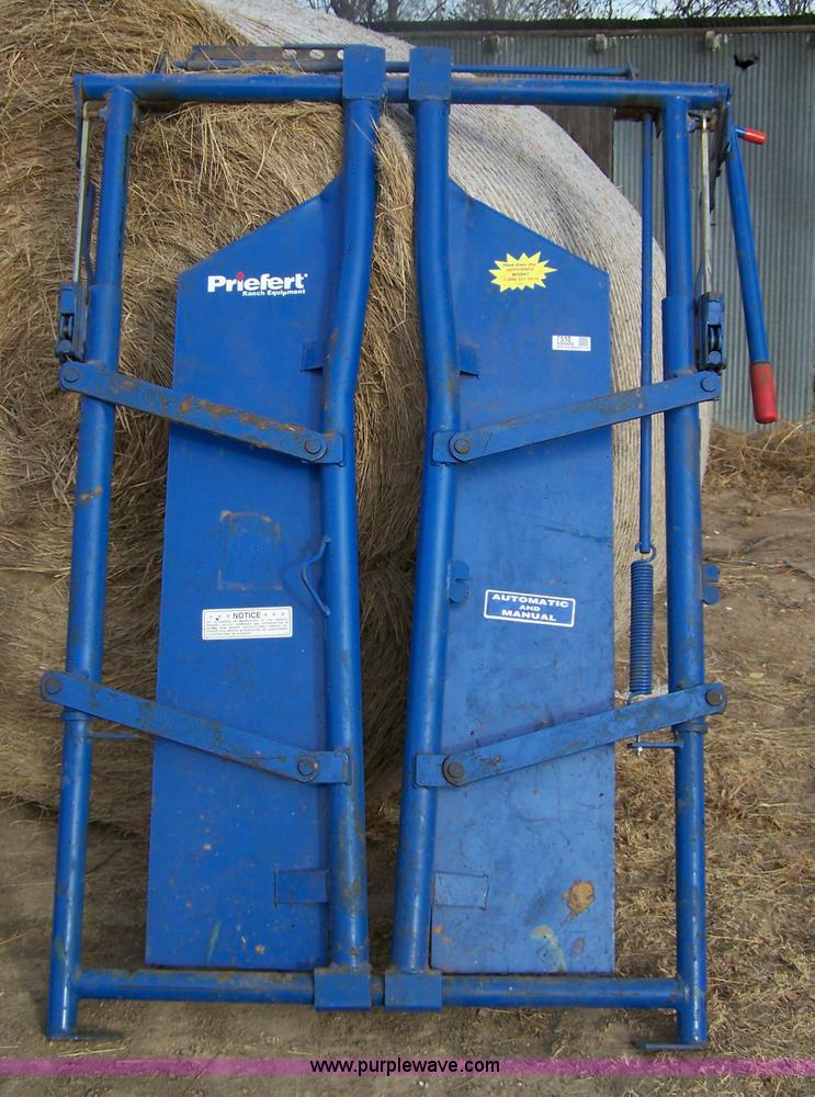 Priefert automatic catch livestock head gate in Olmitz, KS | Item 7510 ...