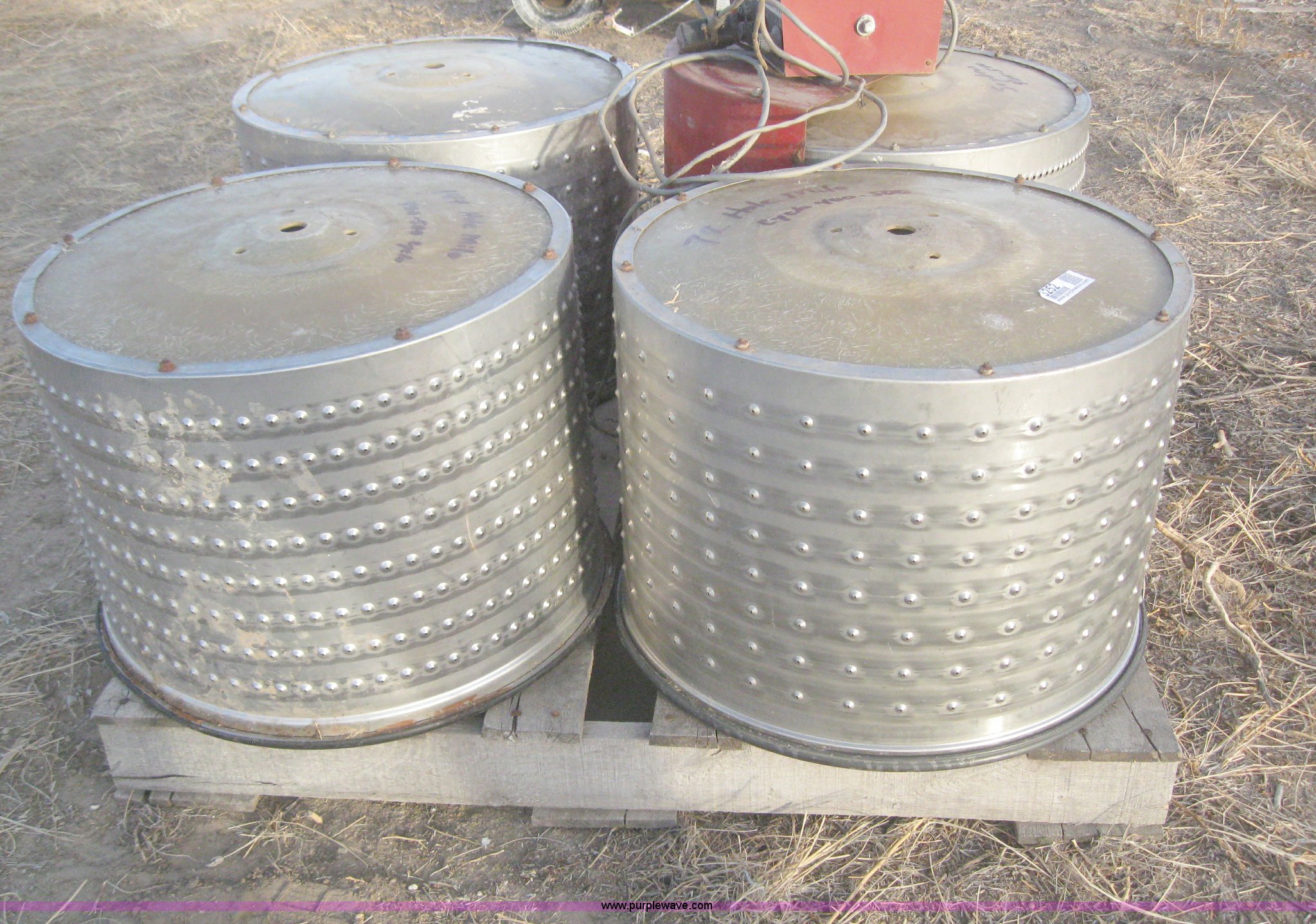 (4) International Cyclone drums in Deerfield, KS | Item 3252 sold ...
