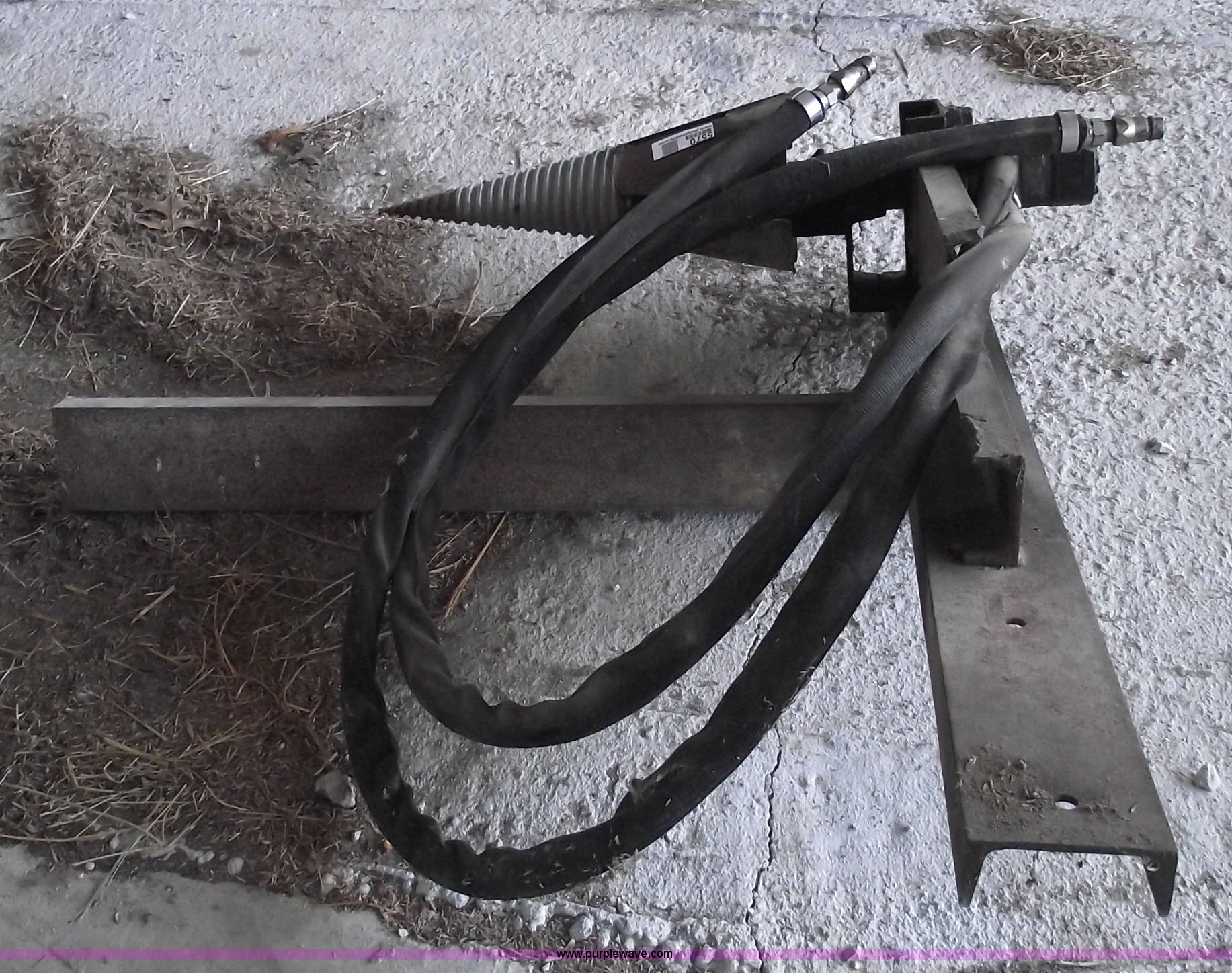 Hydraulic driven cone log splitter in Warrensburg, MO | Item 5570 sold ...