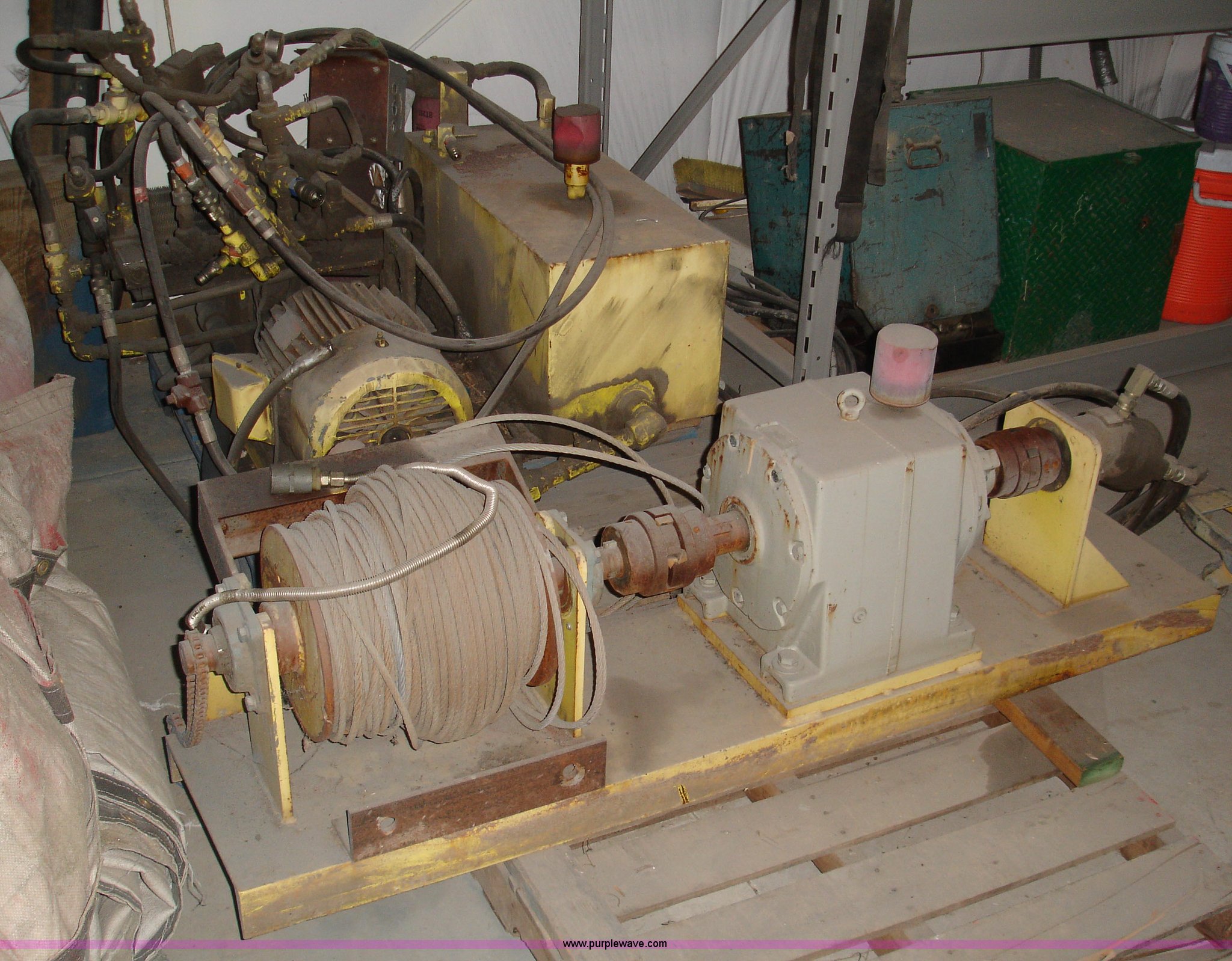 Ultramite Falk Corporation cable tugger/puller and hydraulic motor in ...