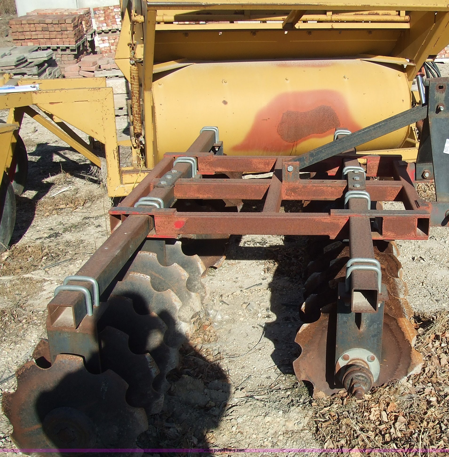 Bea Rice 8' disk in Manhattan, KS | Item 2359 sold | Purple Wave