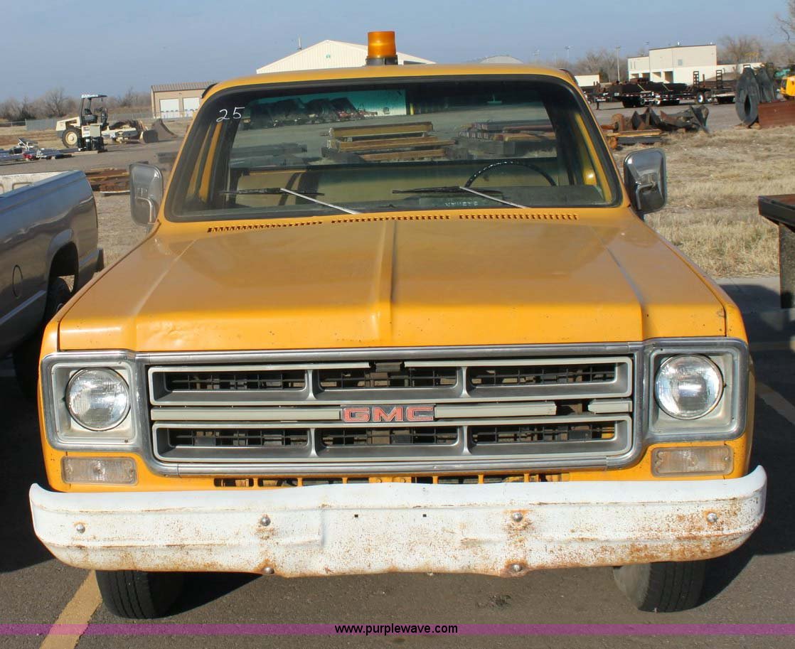 1976 GMC Sierra 25 in South Hutchinson, KS | Item 3663 sold | Purple Wave